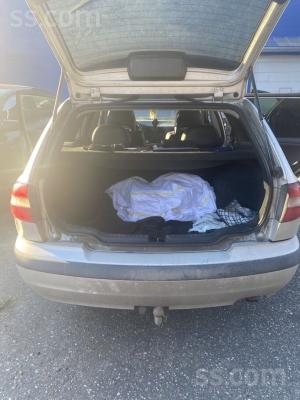 Pelēks Volvo V40 2003 Rīga, ar dzinēja tilpumu 1.90 L un nobraukumu 262 tūkst. km par 400 €, foto 7 vietnē AUTOMOTO.COM.LV