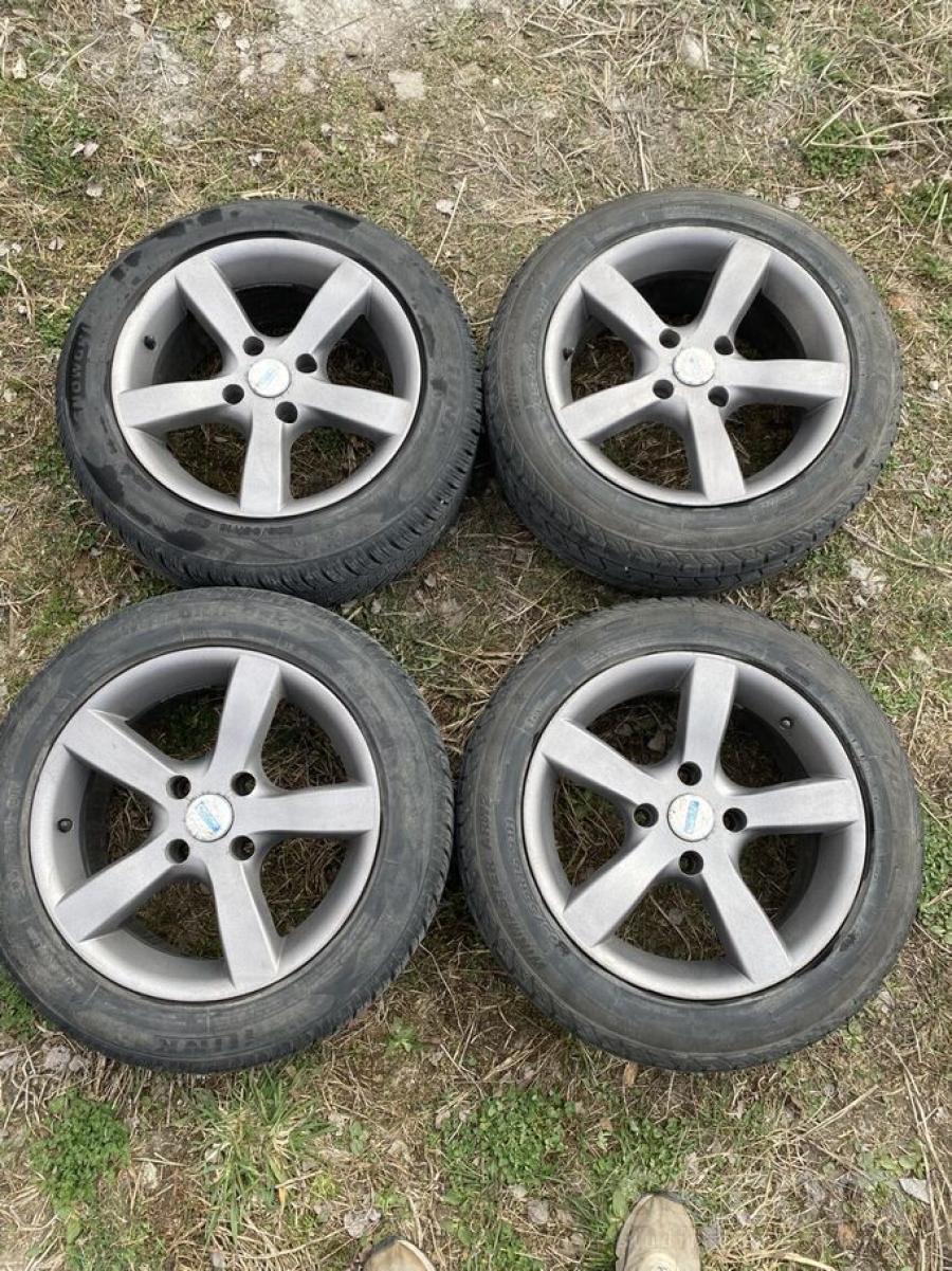 Pelēks Volvo V40 2003 Rīga, ar dzinēja tilpumu 1.90 L un nobraukumu 262 tūkst. km par 400 €, foto 9 vietnē AUTOMOTO.COM.LV