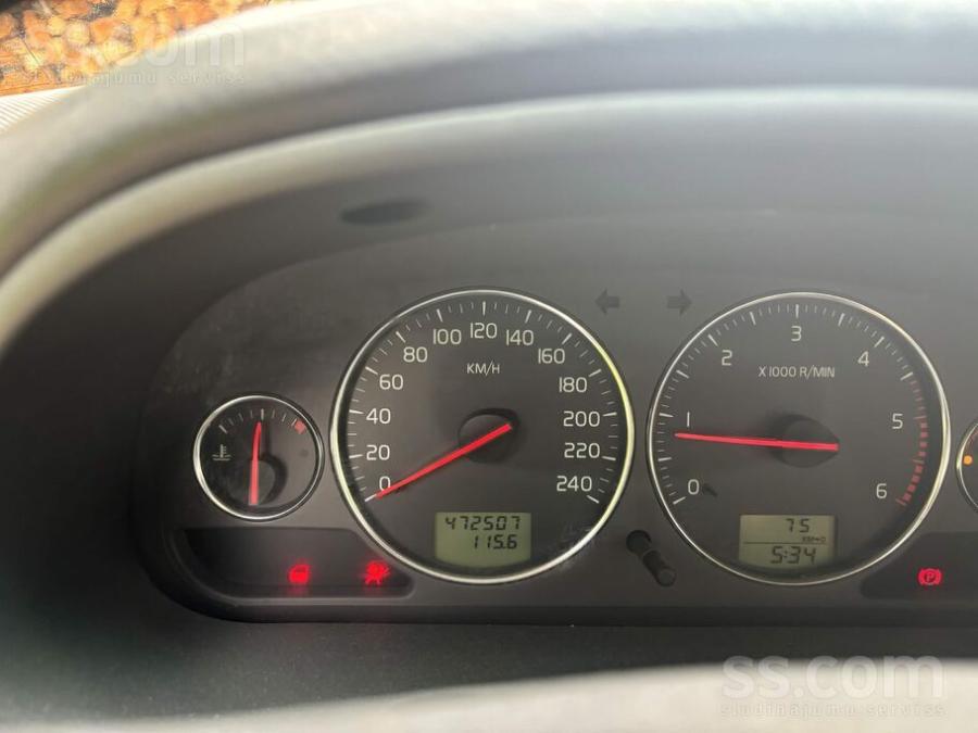 Pelēks Volvo V40 2003 Alūksne, ar dzinēja tilpumu 1.90 L un nobraukumu 472 tūkst. km par 1450 €, foto 11 vietnē AUTOMOTO.COM.LV