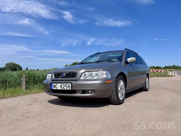 Серый Вольво В40 2003 в Даугавпилс, объемом двигателя 1.90 л и пробегом 294 тыс. км за 1200 €, фото 1 на AUTOMOTO.COM.LV