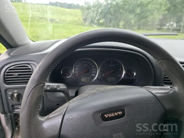 Pelēks Volvo V40 2003 Rēzekne, ar dzinēja tilpumu 1.90 L un nobraukumu 330 tūkst. km par 850 €, foto 8 vietnē AUTOMOTO.COM.LV