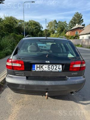 Grey Volvo V40 2003 in Riga, with an engine capacity of 1.90 L and mileage of 208 thousand km for 1700 €, photo 4 on AUTOMOTO.COM.LV