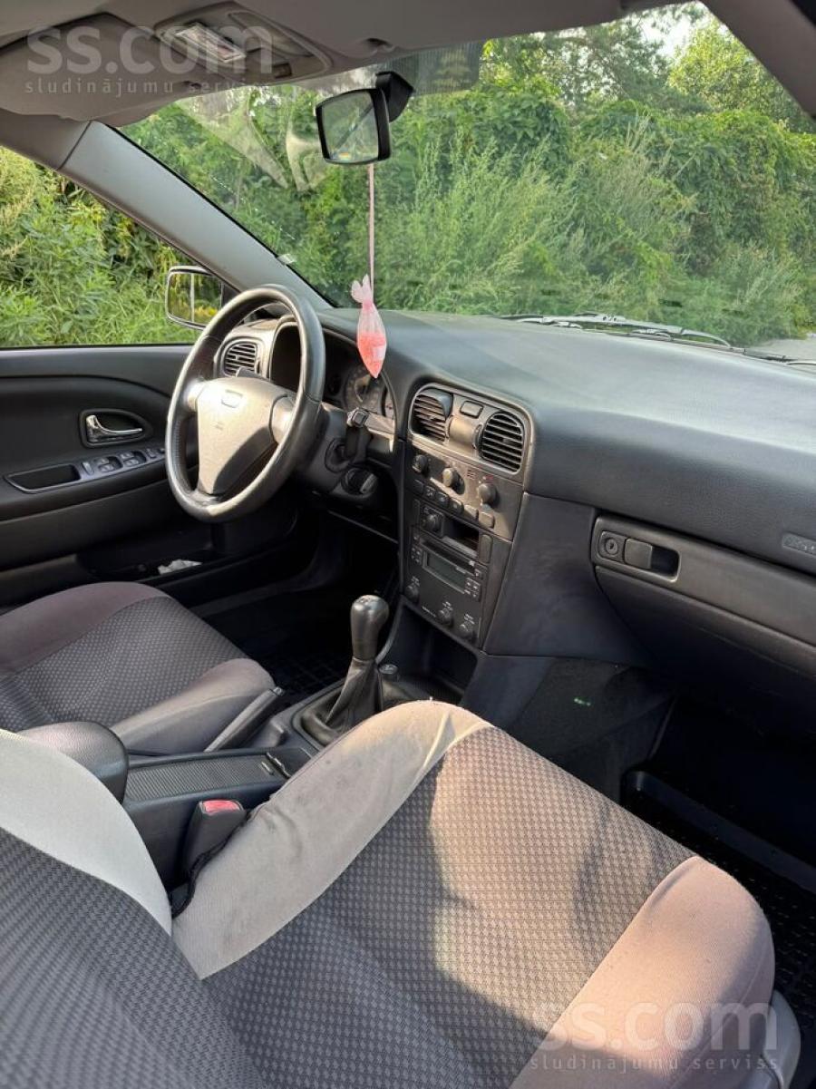 Grey Volvo V40 2003 in Riga, with an engine capacity of 1.90 L and mileage of 208 thousand km for 1700 €, photo 5 on AUTOMOTO.COM.LV