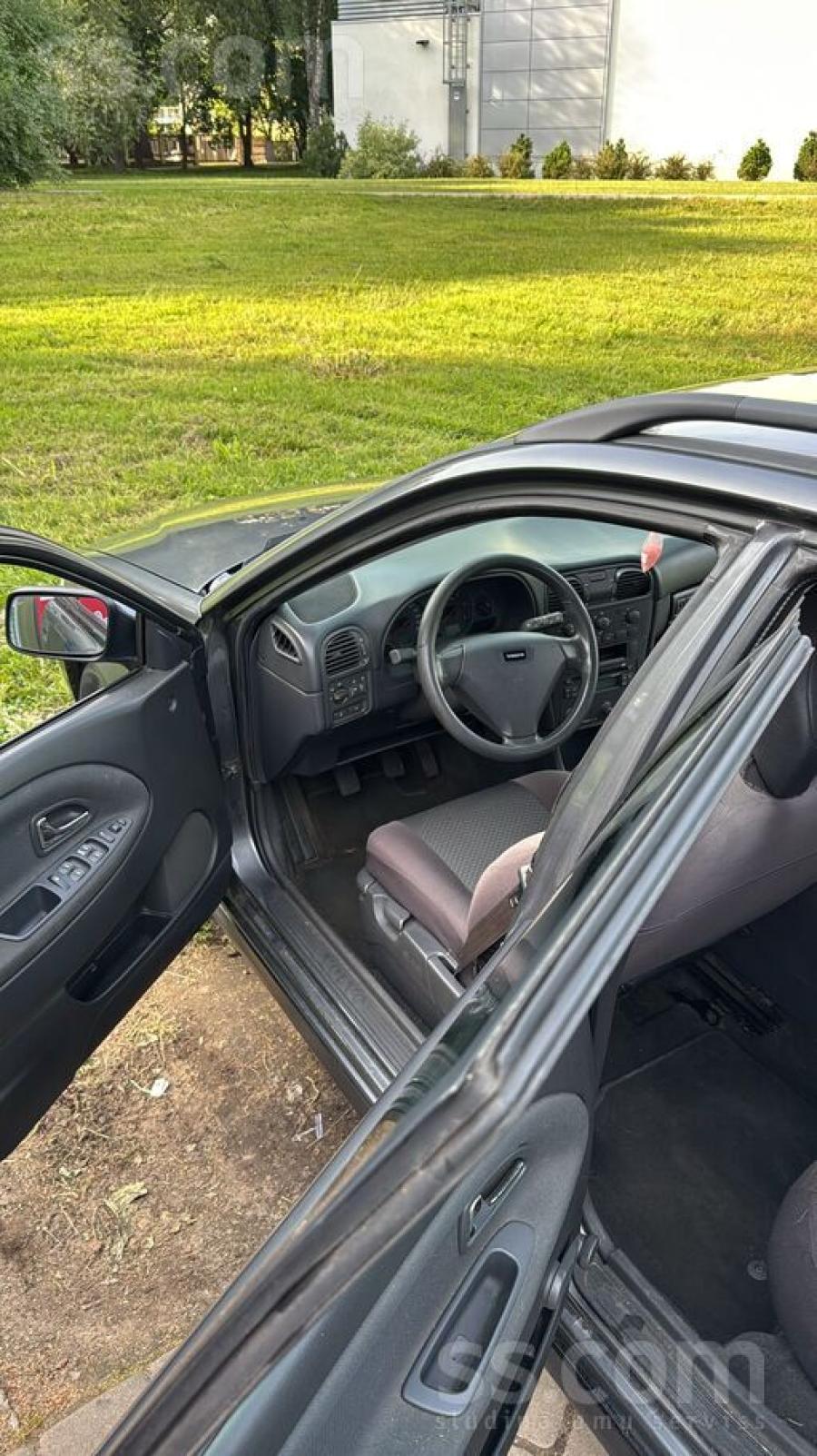 Grey Volvo V40 2003 in Riga, with an engine capacity of 1.90 L and mileage of 208 thousand km for 1700 €, photo 6 on AUTOMOTO.COM.LV