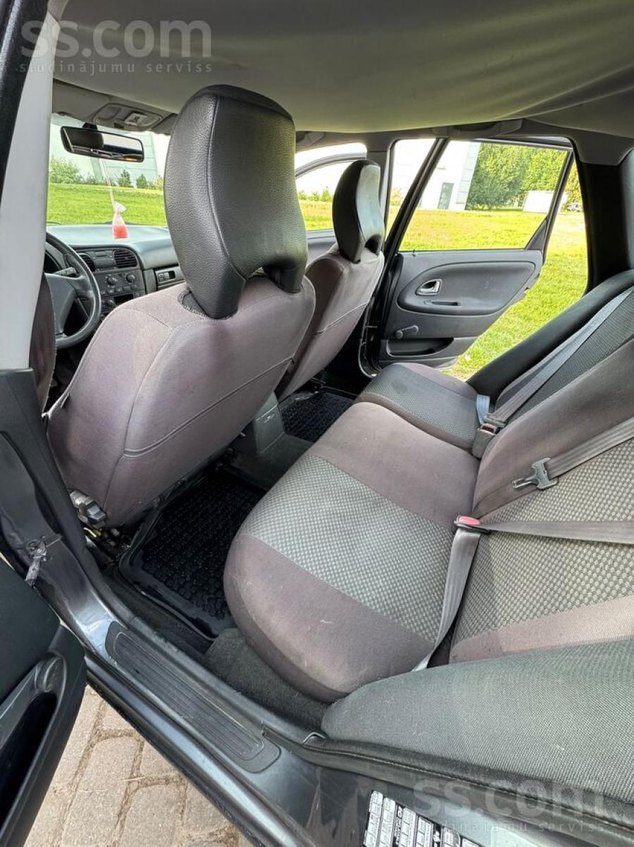Grey Volvo V40 2003 in Riga, with an engine capacity of 1.90 L and mileage of 208 thousand km for 1700 €, photo 7 on AUTOMOTO.COM.LV