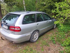 Pelēks Volvo V40 2003 Rīga, ar dzinēja tilpumu 1.90 L un nobraukumu 282 tūkst. km par 680 €, foto 3 vietnē AUTOMOTO.COM.LV