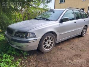 Pelēks Volvo V40 2003 Rīga, ar dzinēja tilpumu 1.90 L un nobraukumu 282 tūkst. km par 680 €, foto 4 vietnē AUTOMOTO.COM.LV