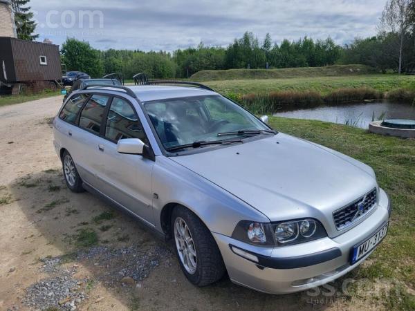 Grey Volvo V40 2003 in Riga, with an engine capacity of 1.90 L and mileage of 282 thousand km for 680 €, photo 7 on AUTOMOTO.COM.LV