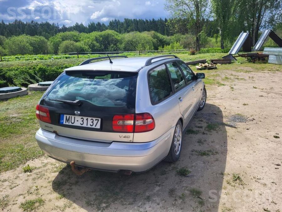 Pelēks Volvo V40 2003 Rīga, ar dzinēja tilpumu 1.90 L un nobraukumu 282 tūkst. km par 680 €, foto 8 vietnē AUTOMOTO.COM.LV