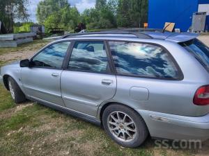 Pelēks Volvo V40 2003 Rīga, ar dzinēja tilpumu 1.90 L un nobraukumu 282 tūkst. km par 680 €, foto 9 vietnē AUTOMOTO.COM.LV