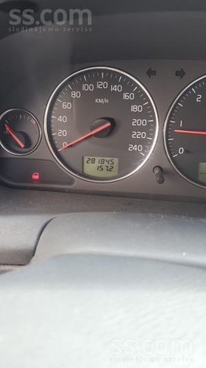 Pelēks Volvo V40 2003 Rīga, ar dzinēja tilpumu 1.90 L un nobraukumu 282 tūkst. km par 680 €, foto 11 vietnē AUTOMOTO.COM.LV