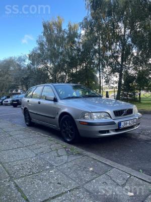 Серый Вольво В40 2003 в Рига, объемом двигателя 1.90 л и пробегом 370 тыс. км за 1300 €, фото 4 на AUTOMOTO.COM.LV