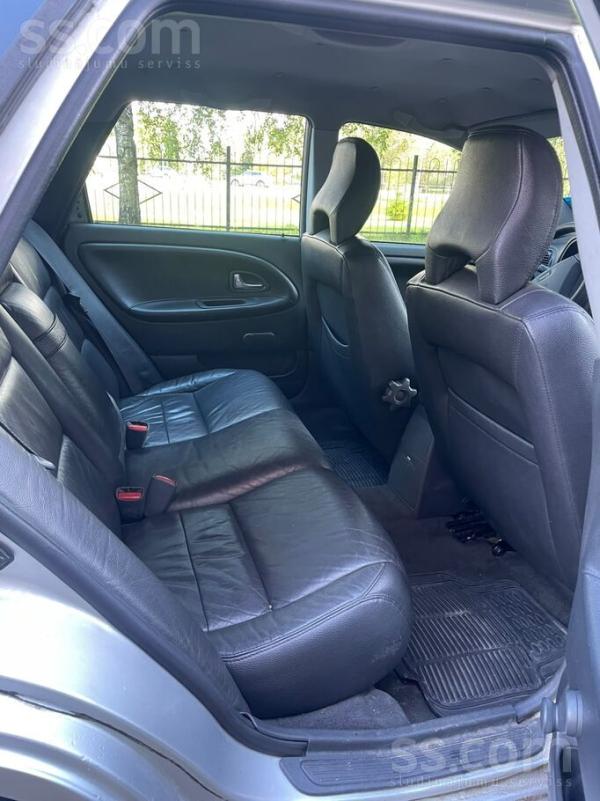 Pelēks Volvo V40 2003 Rīga, ar dzinēja tilpumu 1.90 L un nobraukumu 370 tūkst. km par 1300 €, foto 6 vietnē AUTOMOTO.COM.LV
