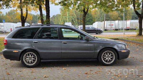 Серый Вольво В40 2003 в Рига, объемом двигателя 1.90 л и пробегом 0 тыс. км за 750 €, фото 6 на AUTOMOTO.COM.LV