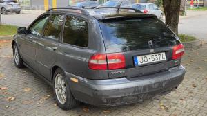 Серый Вольво В40 2003 в Рига, объемом двигателя 1.90 л и пробегом 0 тыс. км за 750 €, фото 8 на AUTOMOTO.COM.LV