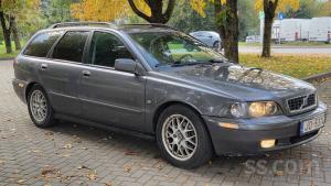 Серый Вольво В40 2003 в Рига, объемом двигателя 1.90 л и пробегом 0 тыс. км за 750 €, фото 9 на AUTOMOTO.COM.LV