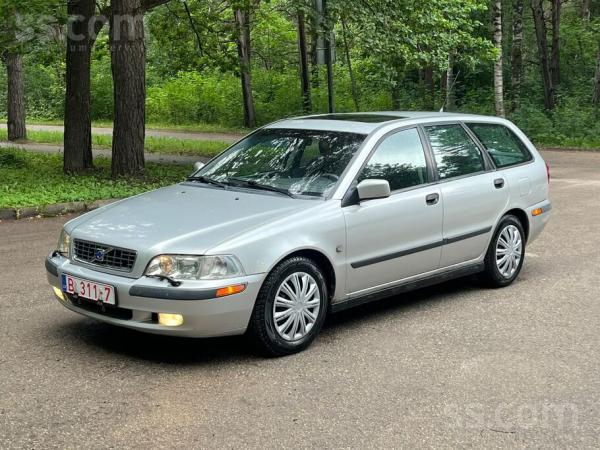 Pelēks Volvo V40 2004 Rīga, ar dzinēja tilpumu 1.90 L un nobraukumu 0 tūkst. km par 990 €, foto 1 vietnē AUTOMOTO.COM.LV