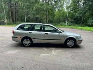 Серый Вольво В40 2004 в Рига, объемом двигателя 1.90 л и пробегом 0 тыс. км за 990 €, фото 7 на AUTOMOTO.COM.LV