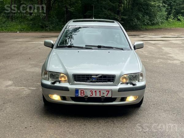 Pelēks Volvo V40 2004 Rīga, ar dzinēja tilpumu 1.90 L un nobraukumu 0 tūkst. km par 990 €, foto 8 vietnē AUTOMOTO.COM.LV