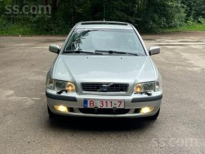 Серый Вольво В40 2004 в Рига, объемом двигателя 1.90 л и пробегом 0 тыс. км за 990 €, фото 9 на AUTOMOTO.COM.LV
