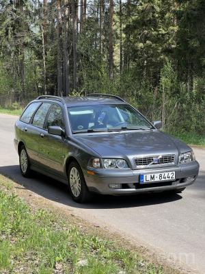 Серый Вольво В40 2004 в Елгава, объемом двигателя 1.90 л и пробегом 350 тыс. км за 1300 €, фото  на AUTOMOTO.COM.LV