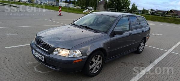 Grey Volvo V40 2004 in Rezekne, with an engine capacity of 1.90 L and mileage of 240 thousand km for 1500 €, photo 2 on AUTOMOTO.COM.LV