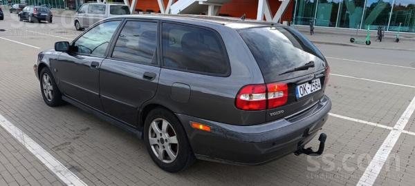 Grey Volvo V40 2004 in Rezekne, with an engine capacity of 1.90 L and mileage of 240 thousand km for 1500 €, photo 3 on AUTOMOTO.COM.LV