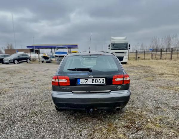 Серый Вольво В40 2004 в Елгава, объемом двигателя 1.80 л и пробегом 308 тыс. км за 999 €, фото 5 на AUTOMOTO.COM.LV