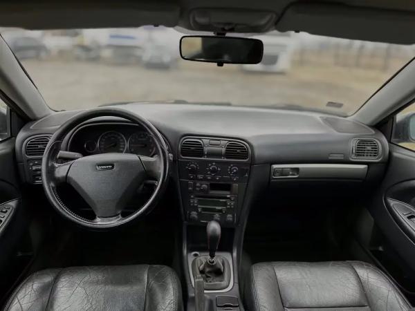 Серый Вольво В40 2004 в Елгава, объемом двигателя 1.80 л и пробегом 308 тыс. км за 999 €, фото 10 на AUTOMOTO.COM.LV