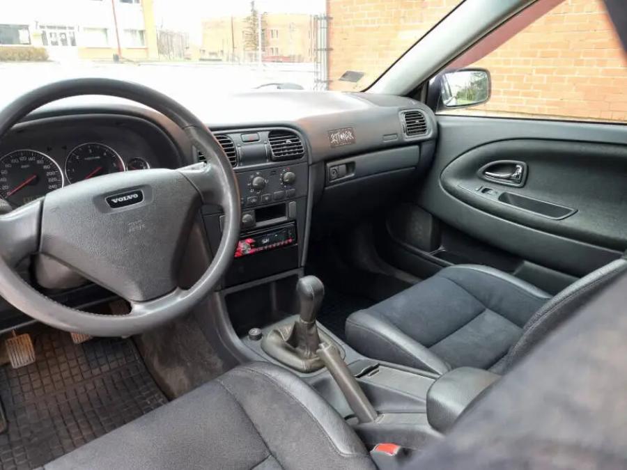 Pelēks Volvo V40 2004 Jēkabpils, ar dzinēja tilpumu 1.90 L un nobraukumu 312 tūkst. km par 750 €, foto 12 vietnē AUTOMOTO.COM.LV