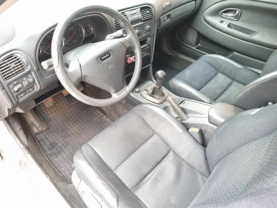 Pelēks Volvo V40 2004 Jēkabpils, ar dzinēja tilpumu 1.90 L un nobraukumu 312 tūkst. km par 750 €, foto 13 vietnē AUTOMOTO.COM.LV