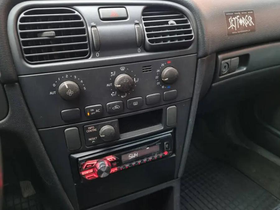 Pelēks Volvo V40 2004 Jēkabpils, ar dzinēja tilpumu 1.90 L un nobraukumu 312 tūkst. km par 750 €, foto 19 vietnē AUTOMOTO.COM.LV