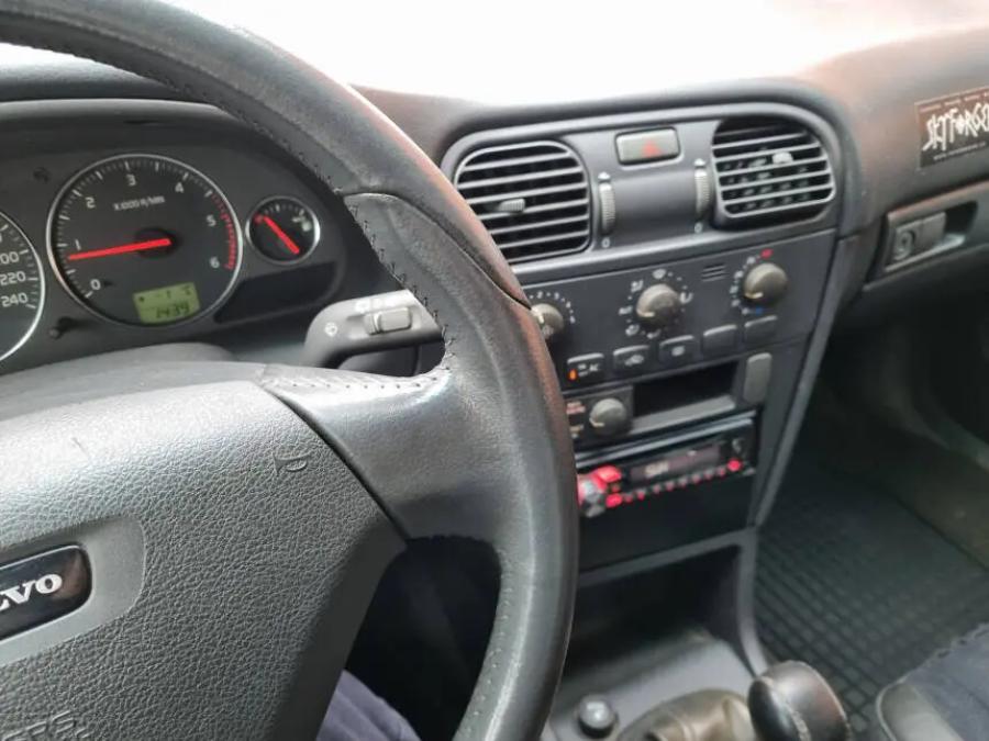Pelēks Volvo V40 2004 Jēkabpils, ar dzinēja tilpumu 1.90 L un nobraukumu 312 tūkst. km par 750 €, foto 20 vietnē AUTOMOTO.COM.LV