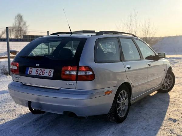 Серый Вольво В40 2004 в Рига, объемом двигателя 1.90 л и пробегом 280 тыс. км за 2400 €, фото 4 на AUTOMOTO.COM.LV