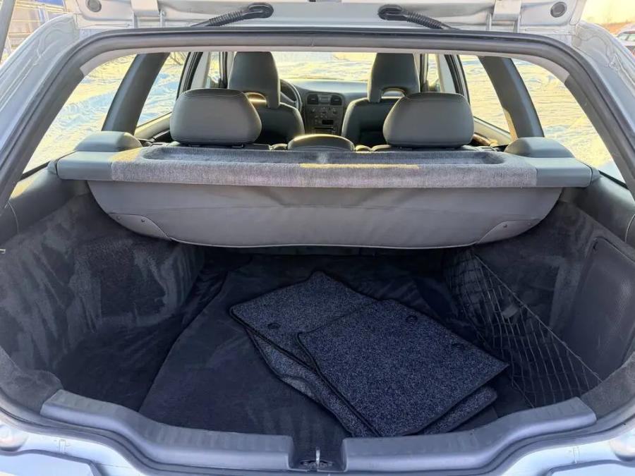 Pelēks Volvo V40 2004 Rīga, ar dzinēja tilpumu 1.90 L un nobraukumu 280 tūkst. km par 2400 €, foto 7 vietnē AUTOMOTO.COM.LV