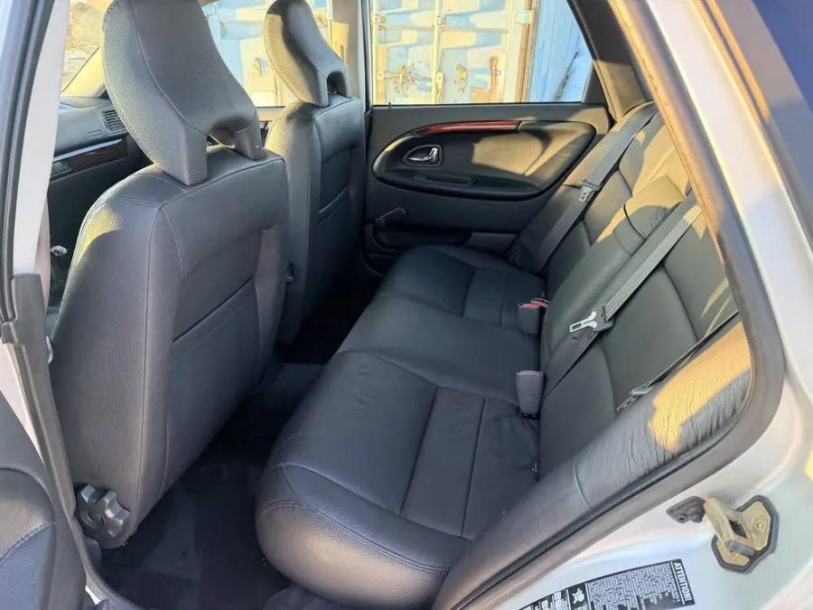 Pelēks Volvo V40 2004 Rīga, ar dzinēja tilpumu 1.90 L un nobraukumu 280 tūkst. km par 2400 €, foto 8 vietnē AUTOMOTO.COM.LV