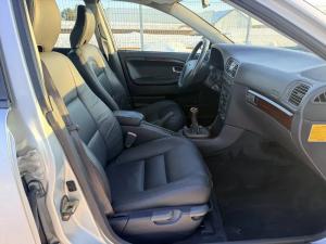 Pelēks Volvo V40 2004 Rīga, ar dzinēja tilpumu 1.90 L un nobraukumu 280 tūkst. km par 2400 €, foto 12 vietnē AUTOMOTO.COM.LV