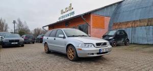 Grey Volvo V40 2004 in Valmiera, with an engine capacity of 1.90 L and mileage of 392 thousand km for 1500 €, photo  on AUTOMOTO.COM.LV