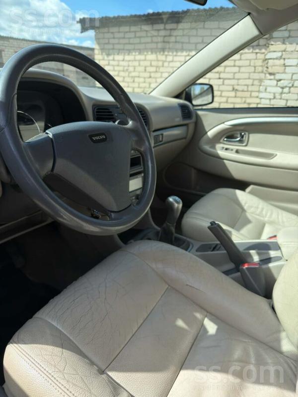 Pelēks Volvo V40 2004 Aizkraukle, ar dzinēja tilpumu 1.90 L un nobraukumu 340 tūkst. km par 795 €, foto 5 vietnē AUTOMOTO.COM.LV