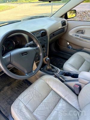 Pelēks Volvo V40 2004 Aizkraukle, ar dzinēja tilpumu 1.90 L un nobraukumu 375 tūkst. km par 749 €, foto 5 vietnē AUTOMOTO.COM.LV