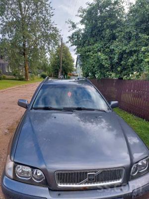 Pelēks Volvo V40 2004 Daugavpils, ar dzinēja tilpumu 1.90 L un nobraukumu 303 tūkst. km par 1300 €, foto  vietnē AUTOMOTO.COM.LV