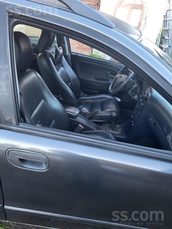 Pelēks Volvo V40 2004 Preiļi, ar dzinēja tilpumu 1.90 L un nobraukumu 318 tūkst. km par 1200 €, foto 8 vietnē AUTOMOTO.COM.LV