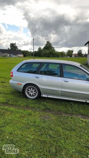 Pelēks Volvo V40 2004 Elektrėnai, ar dzinēja tilpumu 1.80 L un nobraukumu 280 tūkst. km par 950 €, foto 3 vietnē AUTOMOTO.COM.LV