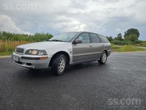 Pelēks Volvo V40 2004 Jelgava, ar dzinēja tilpumu 1.90 L un nobraukumu 336 tūkst. km par 900 €, foto  vietnē AUTOMOTO.COM.LV