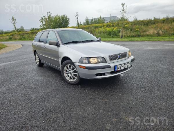 Grey Volvo V40 2004 in Jelgava, with an engine capacity of 1.90 L and mileage of 336 thousand km for 900 €, photo 2 on AUTOMOTO.COM.LV