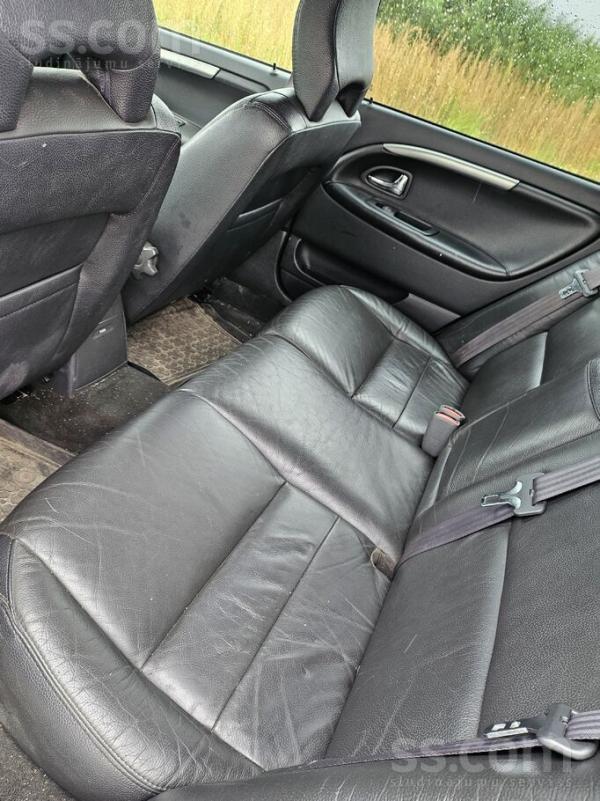 Grey Volvo V40 2004 in Jelgava, with an engine capacity of 1.90 L and mileage of 336 thousand km for 900 €, photo 9 on AUTOMOTO.COM.LV