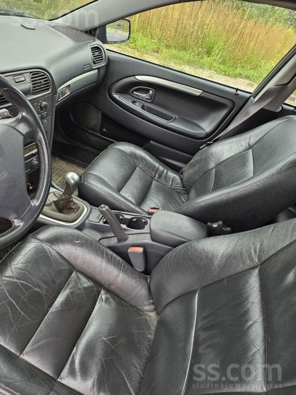 Grey Volvo V40 2004 in Jelgava, with an engine capacity of 1.90 L and mileage of 336 thousand km for 900 €, photo 10 on AUTOMOTO.COM.LV
