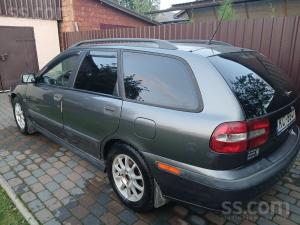 Pelēks Volvo V40 2004 Daugavpils, ar dzinēja tilpumu 1.90 L un nobraukumu 303 tūkst. km par 1100 €, foto 3 vietnē AUTOMOTO.COM.LV