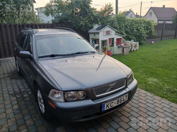Серый Вольво В40 2004 в Даугавпилс, объемом двигателя 1.90 л и пробегом 303 тыс. км за 1100 €, фото 4 на AUTOMOTO.COM.LV