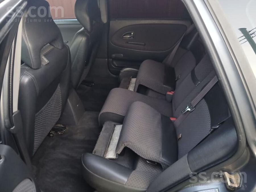Pelēks Volvo V40 2004 Daugavpils, ar dzinēja tilpumu 1.90 L un nobraukumu 303 tūkst. km par 1100 €, foto 8 vietnē AUTOMOTO.COM.LV